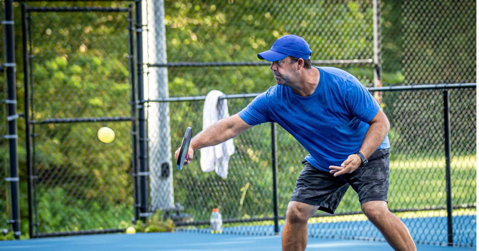 How to Play Pickleball for Beginners: A Comprehensive Guide
